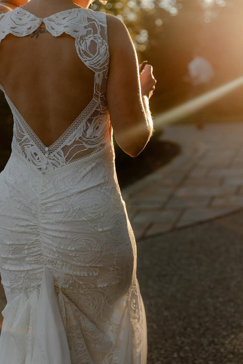 Grace Bride Maeven in the Dahlia Gown – Grace Loves Lace AU