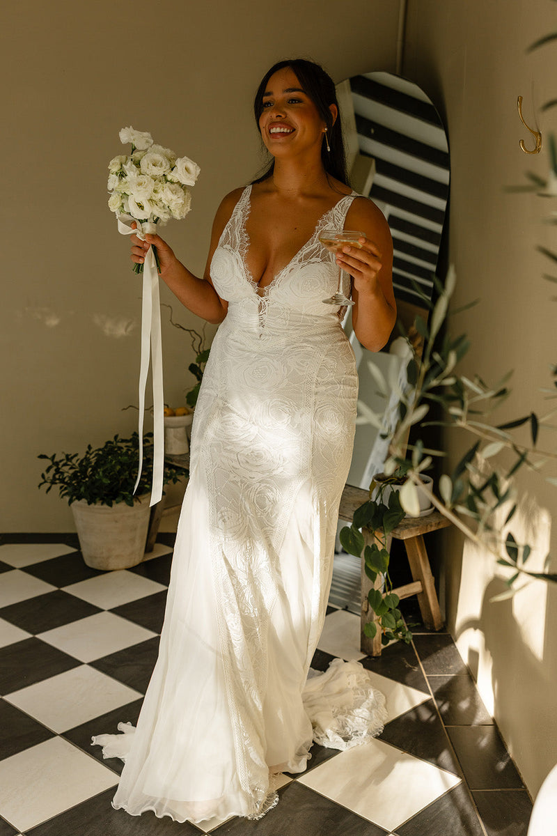 Grace Bride in the Dahlia Gown – Grace Loves Lace AU