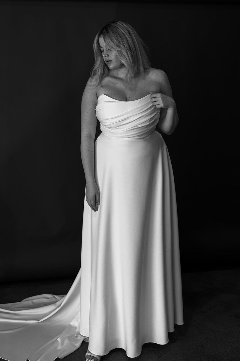 Grace Bride in the Emma Gown – Grace Loves Lace AU