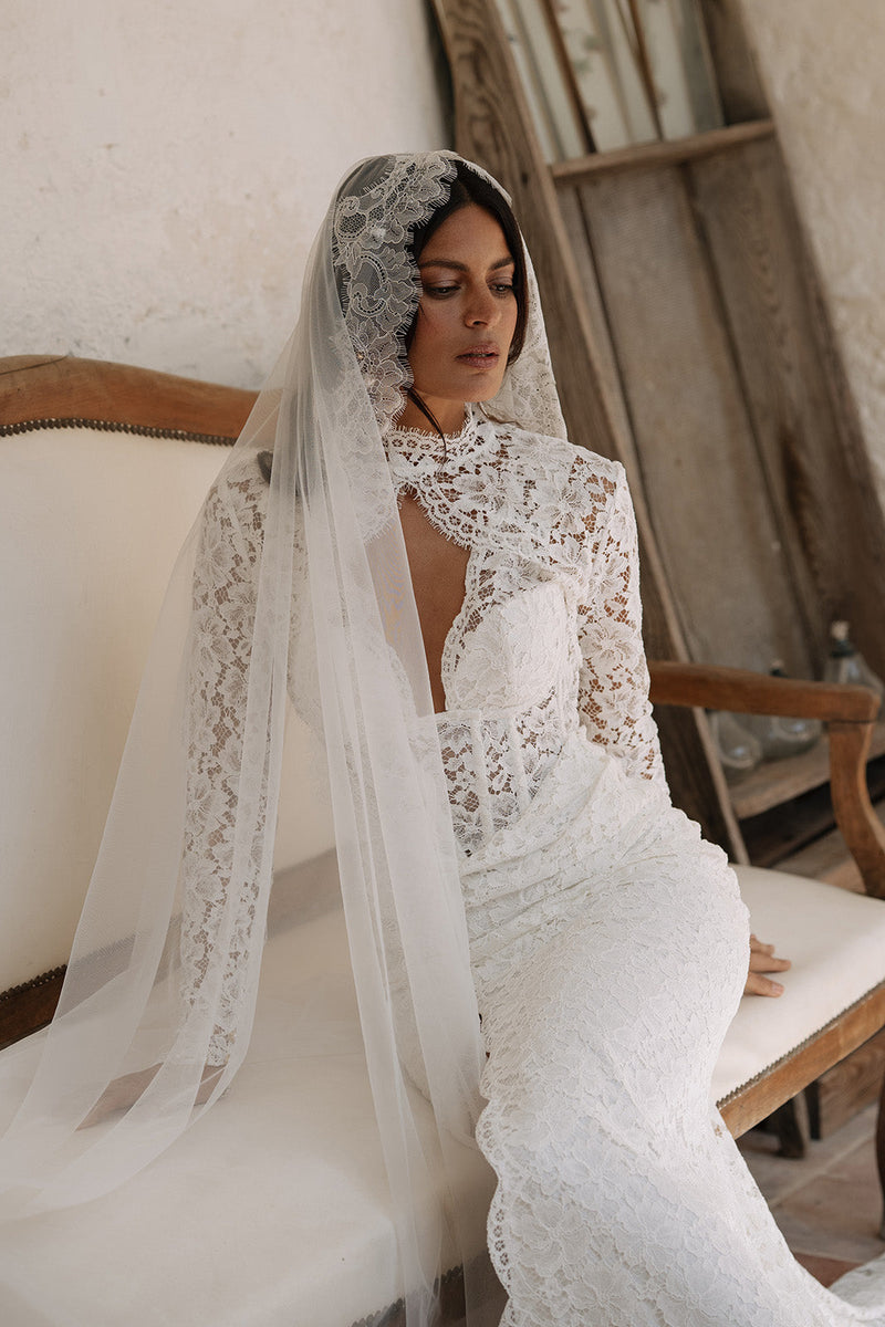 Grace Bride in the Maeve Gown – Grace Loves Lace AU