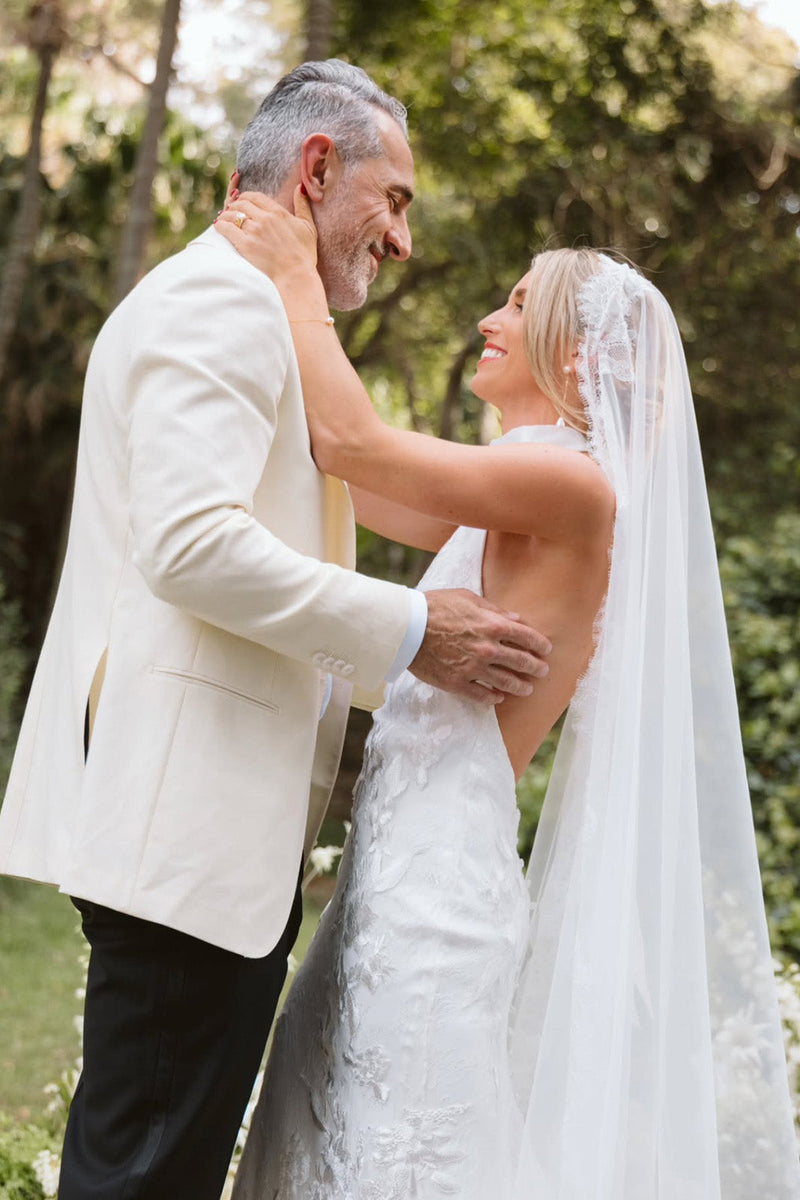 Grace Bride in the Stevie Gown – Grace Loves Lace AU