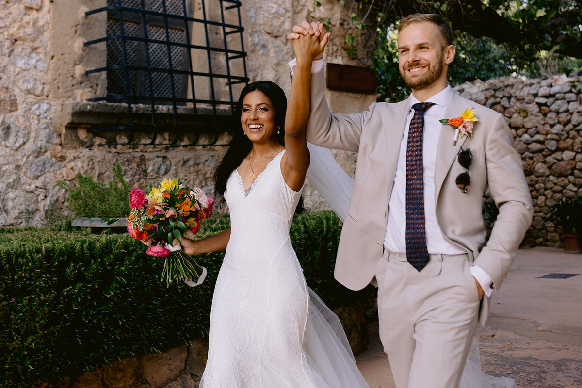Adrian and Dhishanthini in the Sienna Gown – Grace Loves Lace AU